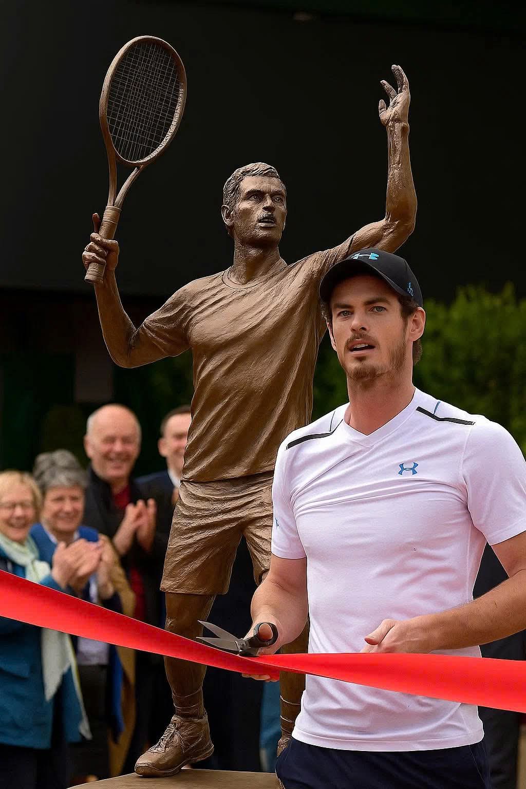 Dunblane Unveils Emotional 9-Foot Statue of Sir Andy Murray — A ...